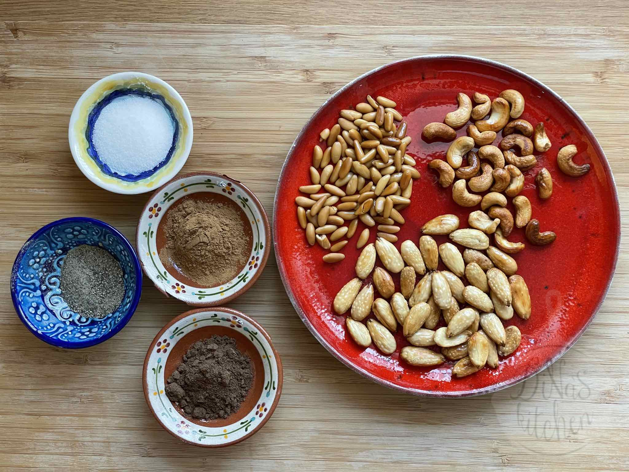 RIZ A DJEJ (CHICKEN WITH RICE AND MEAT) - https://dinas-kitchen.com