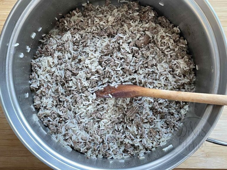 RIZ A DJEJ (CHICKEN WITH RICE AND MEAT) - https://dinas-kitchen.com