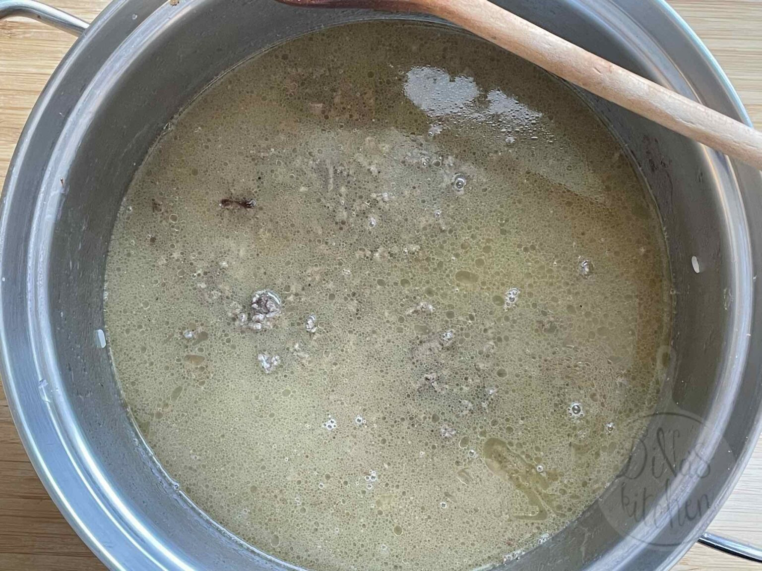 RIZ A DJEJ (CHICKEN WITH RICE AND MEAT) - https://dinas-kitchen.com